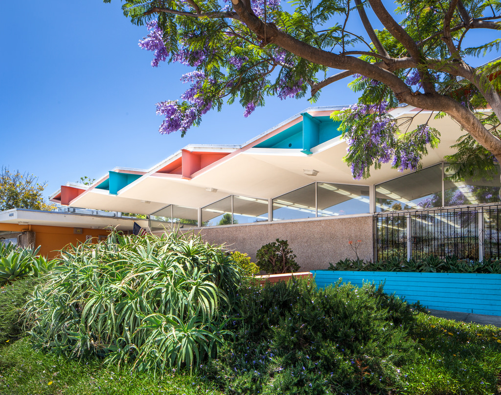 The West Coast’s Best Modern & Mid Century Libraries - 360modern