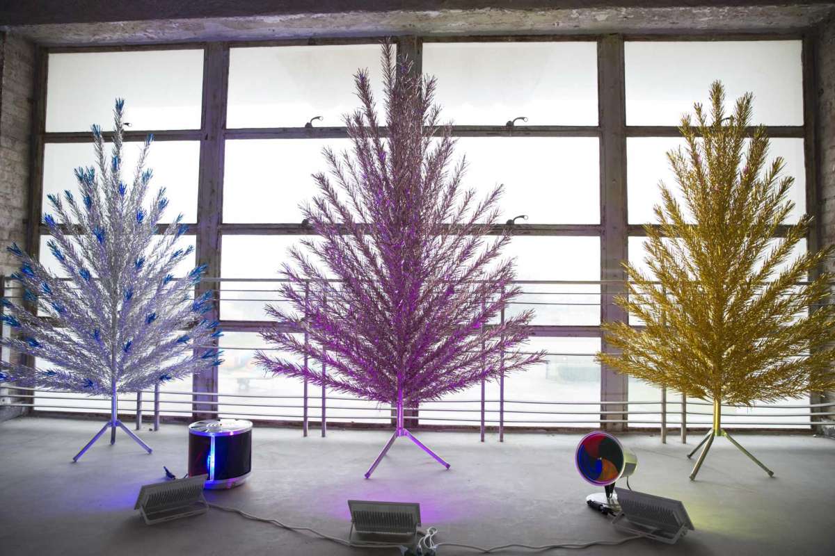 The Fabulous Aluminum Christmas Tree (Revisted) - 360modern